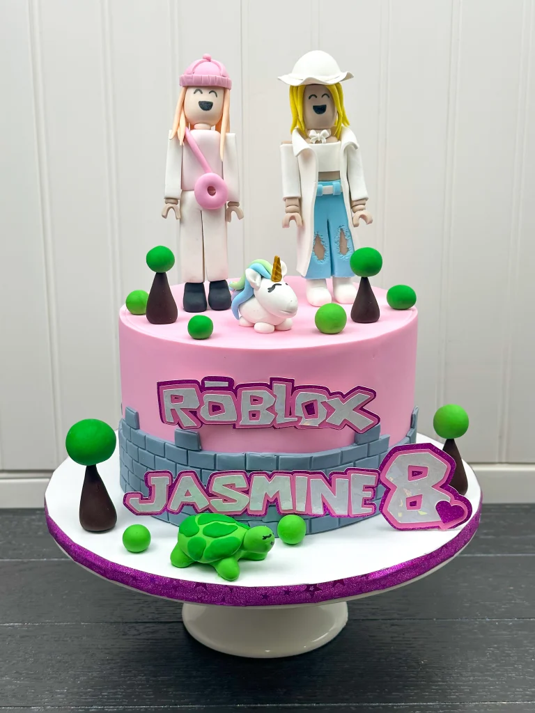 GIRL ROBLOX CAKE 1 TIER - Bloom Cakes Art